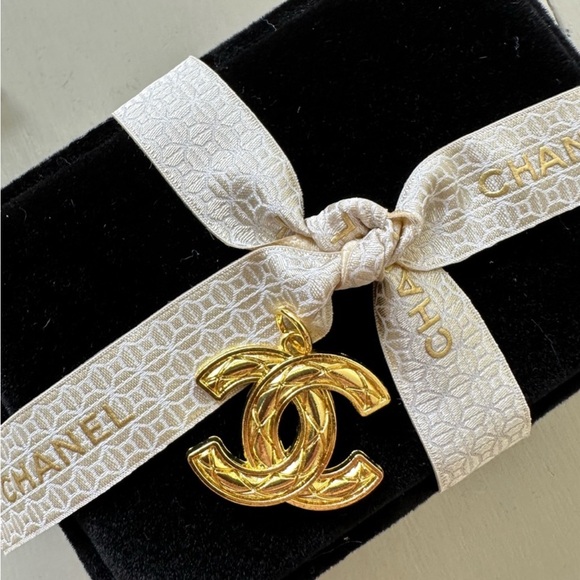 CHANEL | Jewelry | Chanel Stamped Zipper Pull Quilted Design | Poshmark